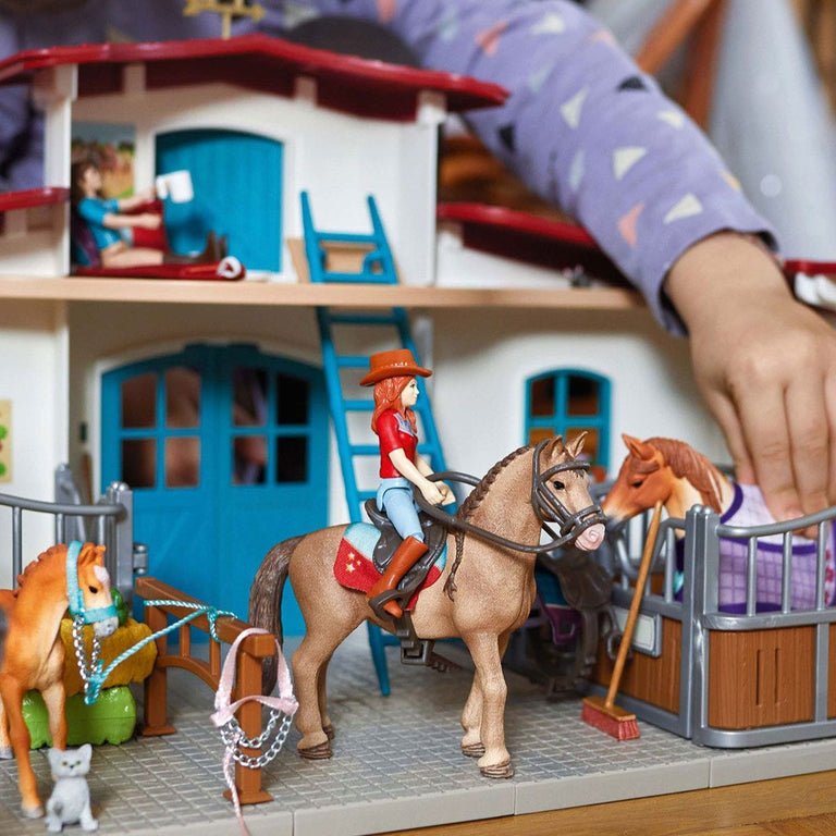 Build your dream HORSE CLUB Horse Stable | schleich®