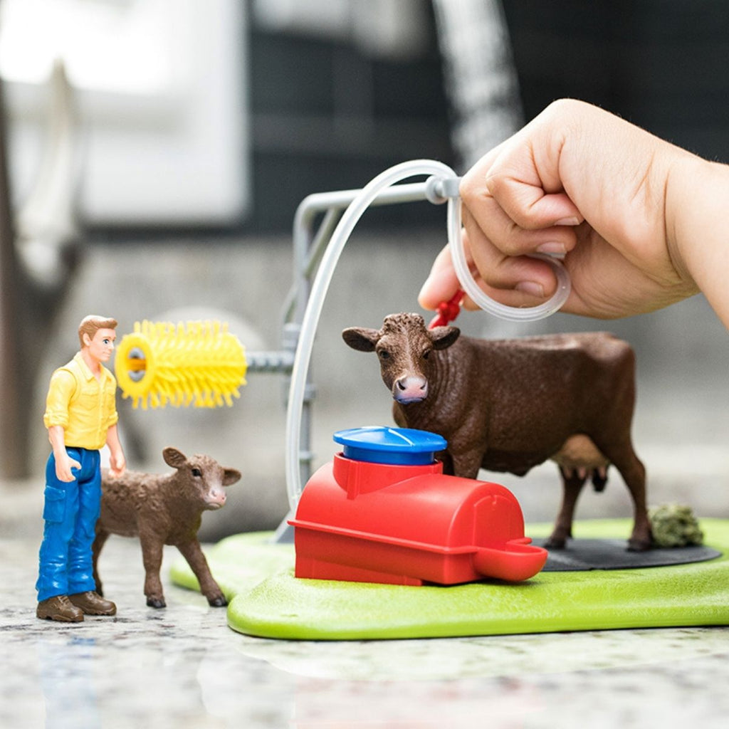 Happy Cow Wash 42529 | Schleich USA Inc.