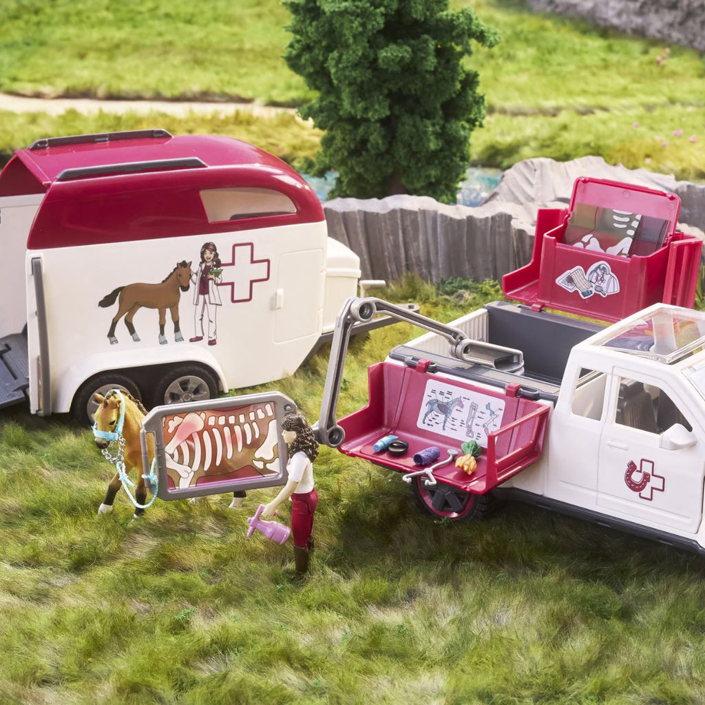 Mobile vet with trailer 42704 | Schleich USA Inc.