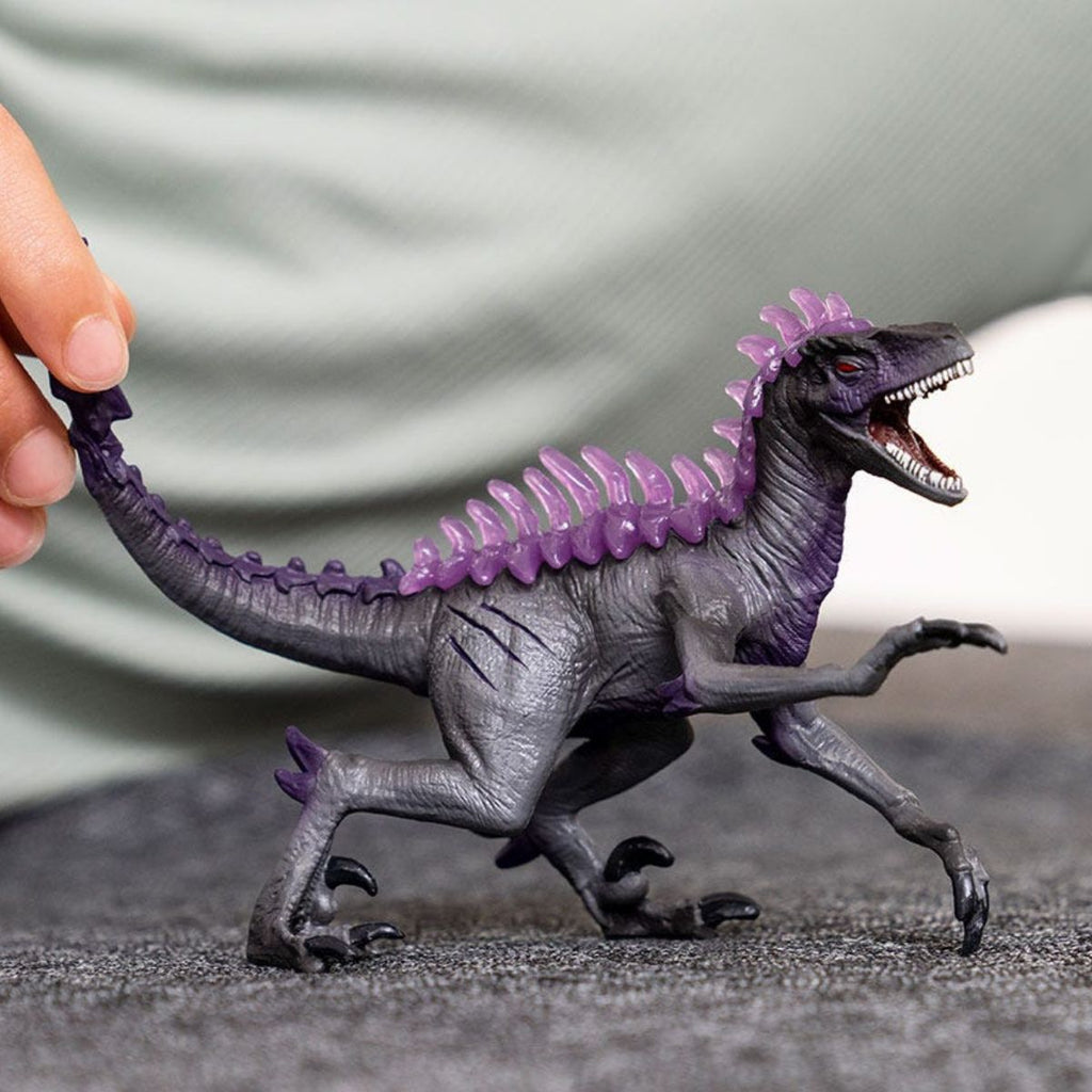 Shadow Raptor 70154 | Schleich USA Inc.