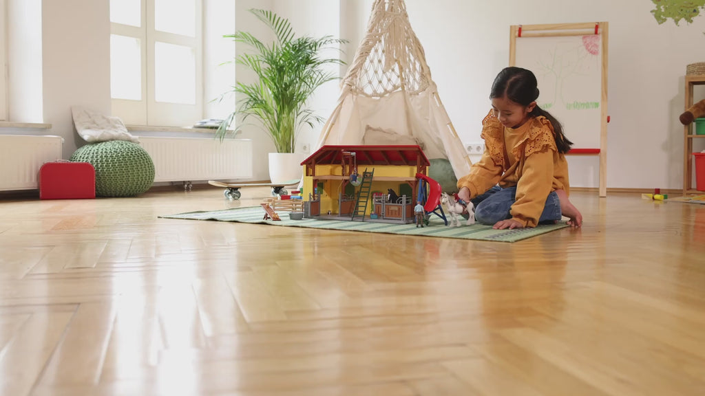 Horse stable 42485 | Schleich USA Inc.