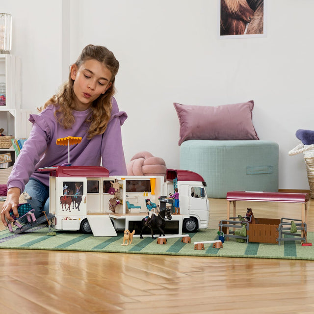 Figurines and Playsets | schleich®